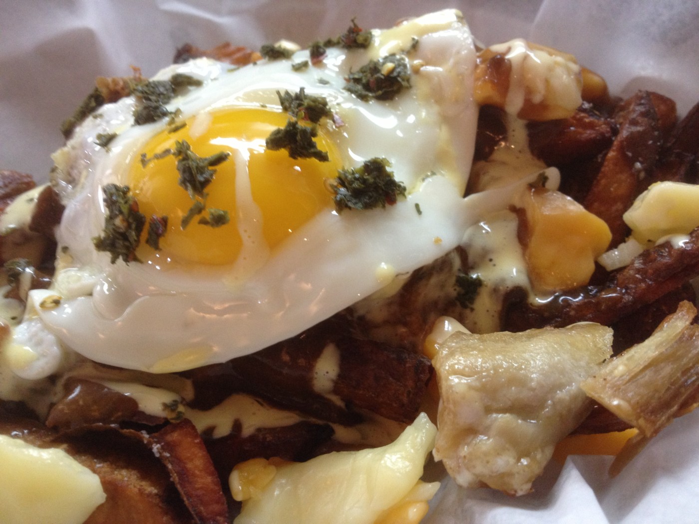 Pizza Hut’s Poutine Pizza! A “FrankenPizza” With Fries! – johnrieber