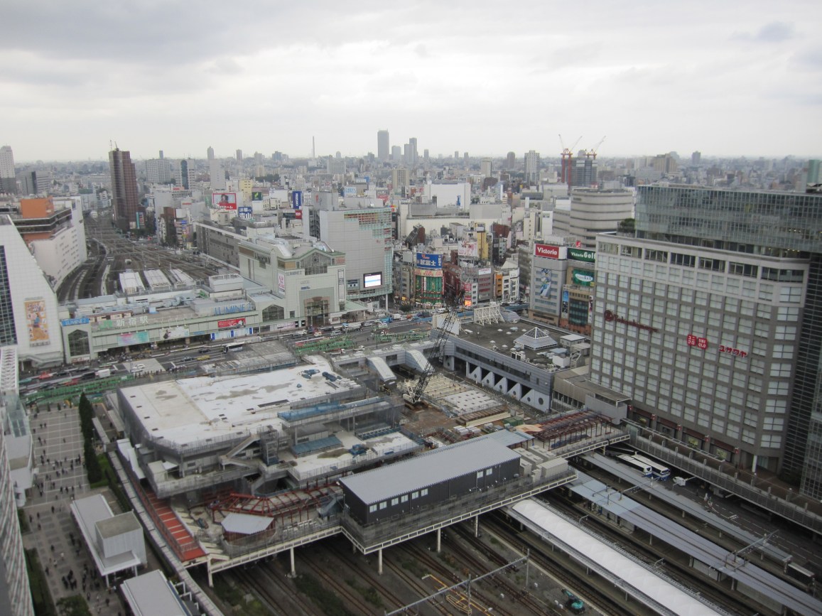 Alex Sim-Wise Explores Tokyo’s Smallest Bars! Golden Gai Mini-Bars ...