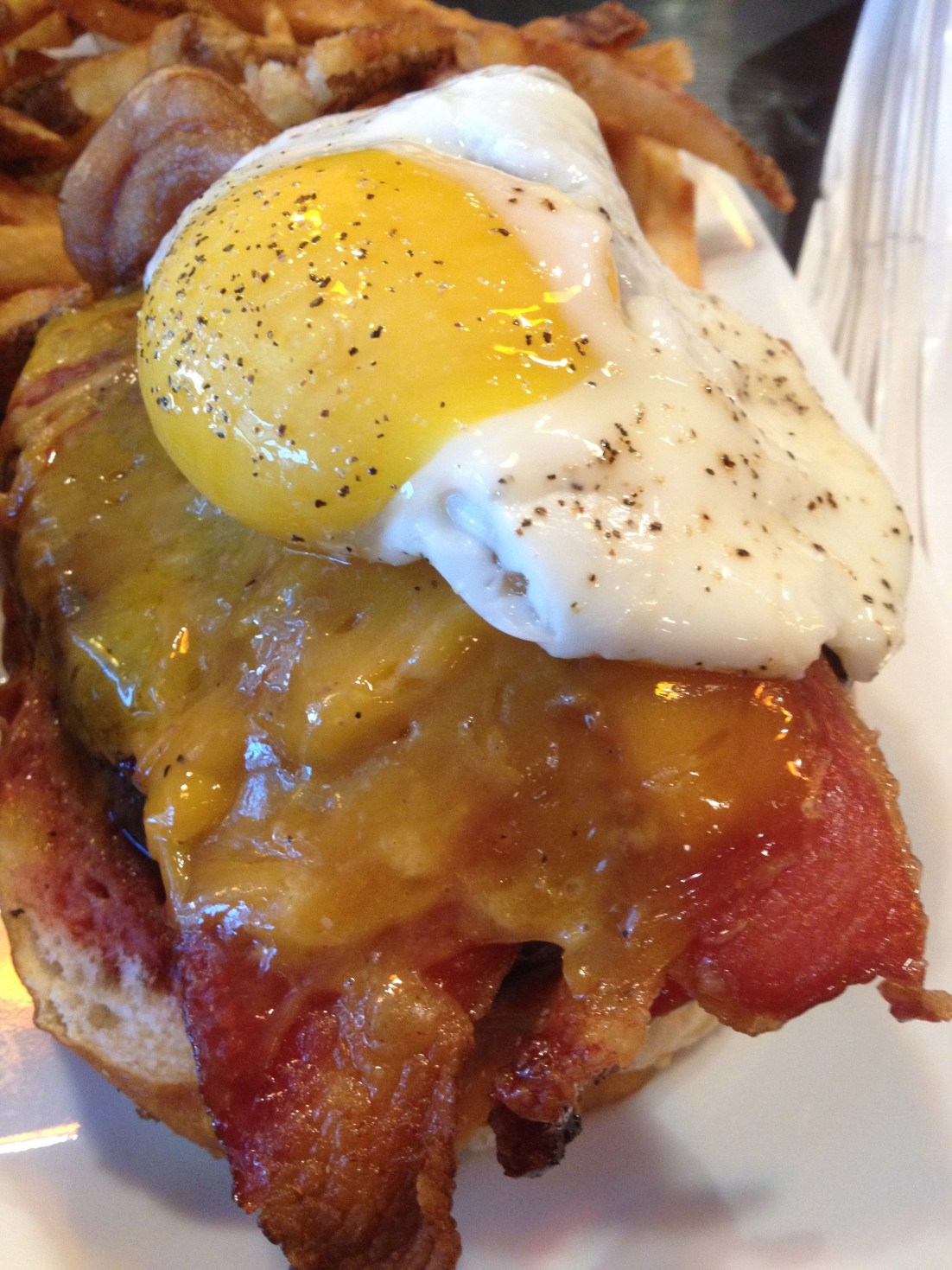 Rocking Out Kuma’s Heavy Metal Burgers! Chicago’s Best Burger? – johnrieber