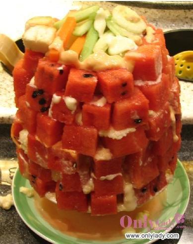 Check Out These “Skyscraper Salad Towers”! “What The Friday” Has The ...