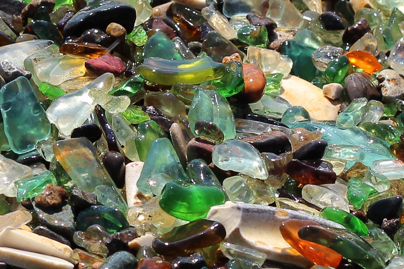 Russia’s Spectacular “Glass Beach!” Ussuri Bay Is A Marvel Of Nature ...