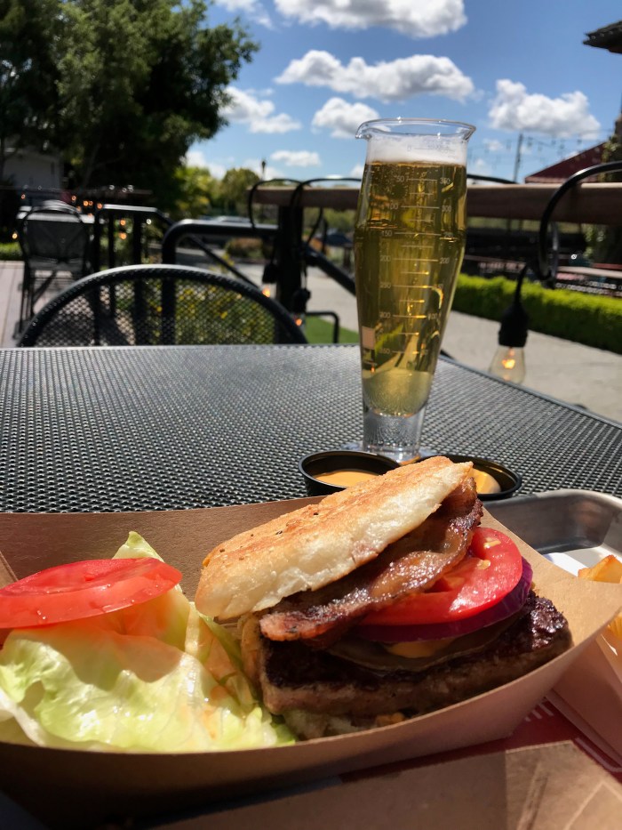 Platform 8 classic burger Yountville review – johnrieber