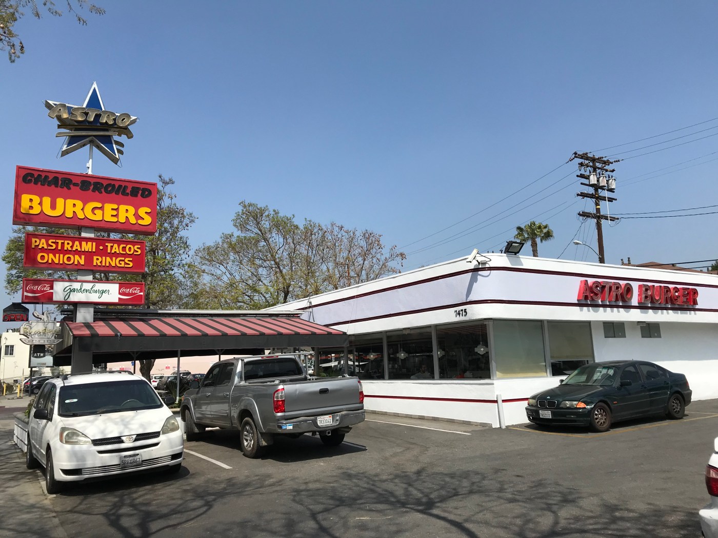 LA’s Iconic “Astro Burger” On Route 66! The Legendary “Pastrami Burger ...