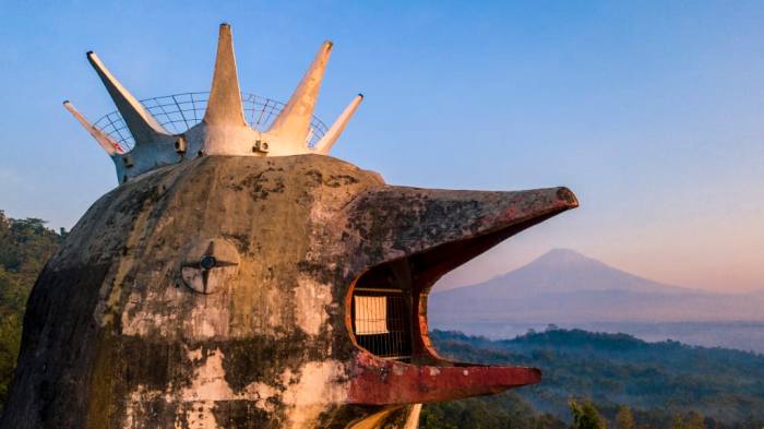 A Chicken Church! A “Hands On” Bridge! Tales Of Worldwide Wanderlust ...
