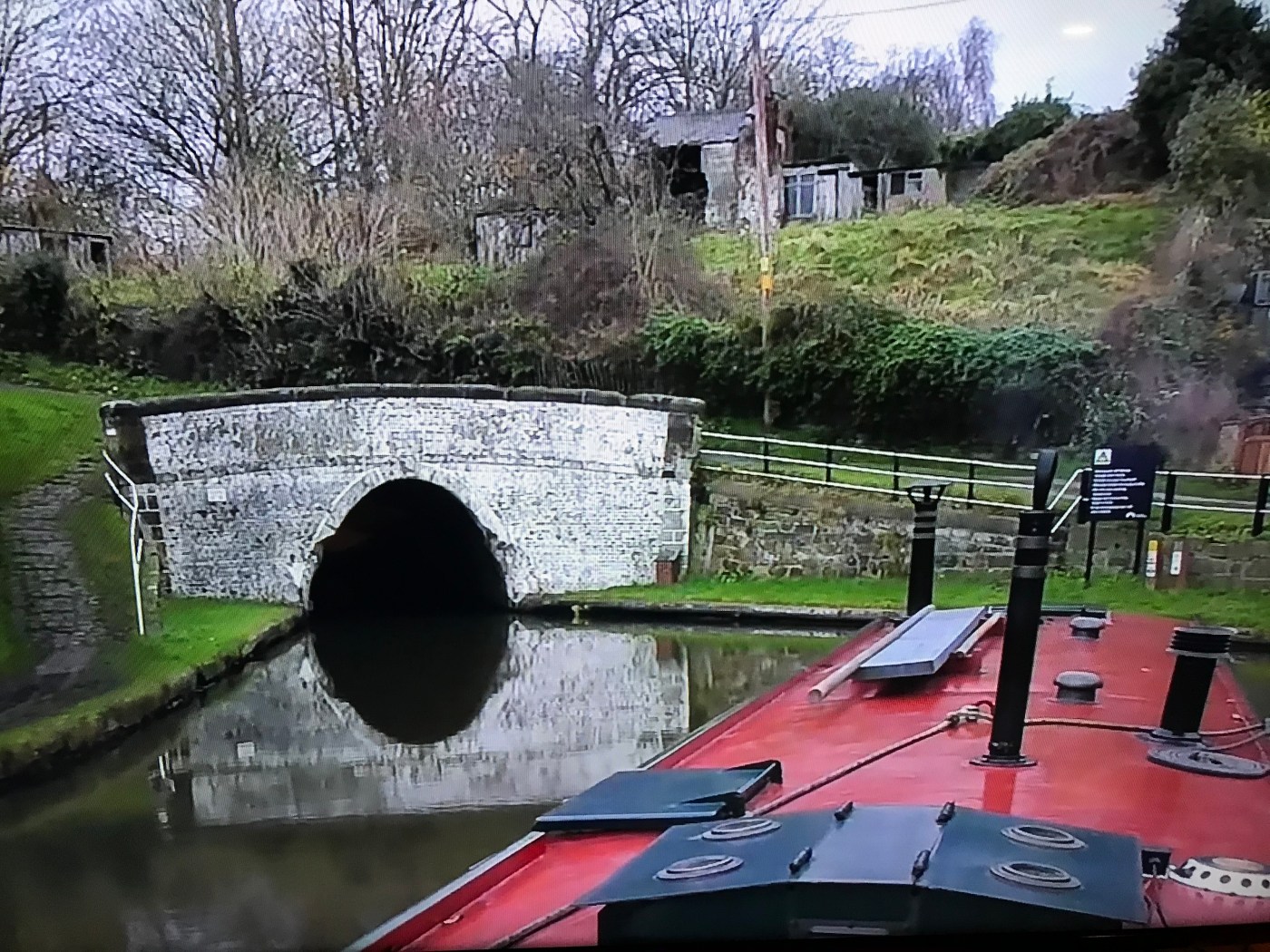 Fascinating TV Series “Travels By Narrowboat!” How A Change Of Life Led ...