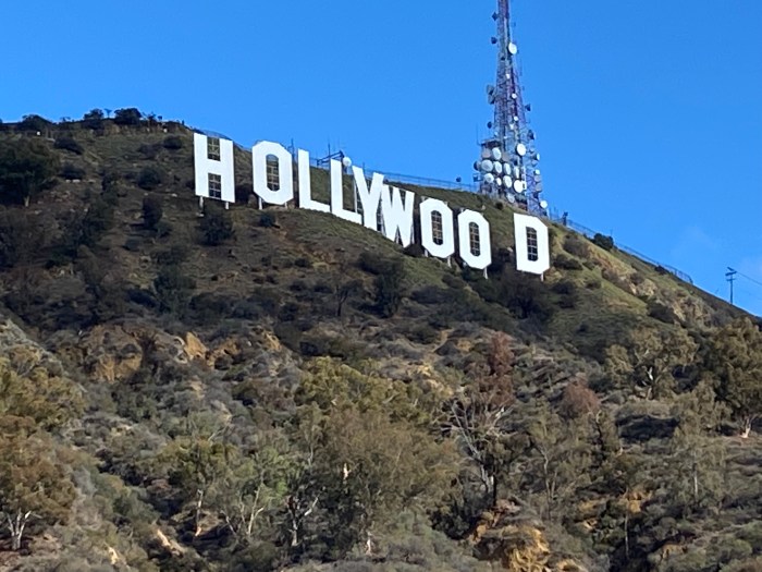 Hiking To The Iconic Hollywood Sign! Getting My Tinseltown Close-Up ...