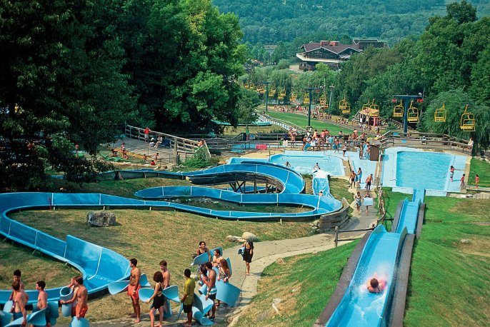 Would You Dive Into “The Grave Pool?” Welcome To The World’s Most ...