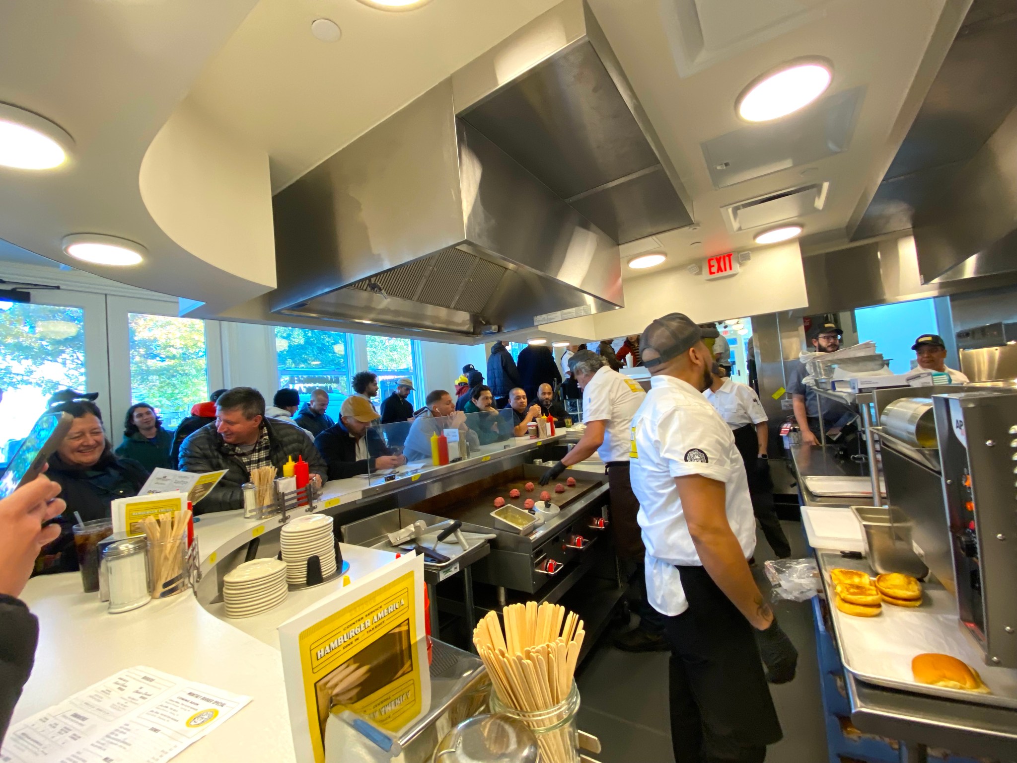 “Hamburger America” Sizzles In The Big Apple! George Motz Cooks Up His ...