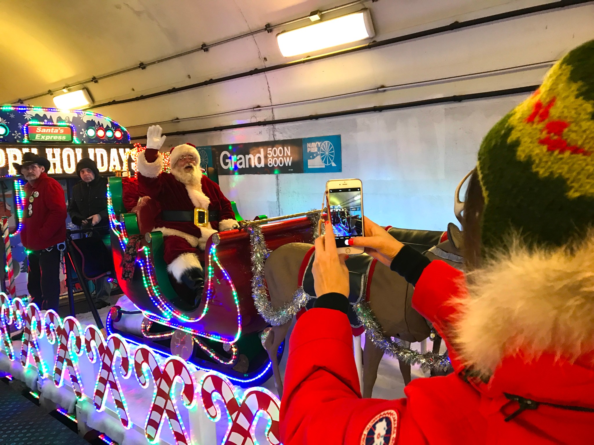 Have You Seen “Subway Santa?” Here’s Santa Claus ArrivingIn Chicago ...