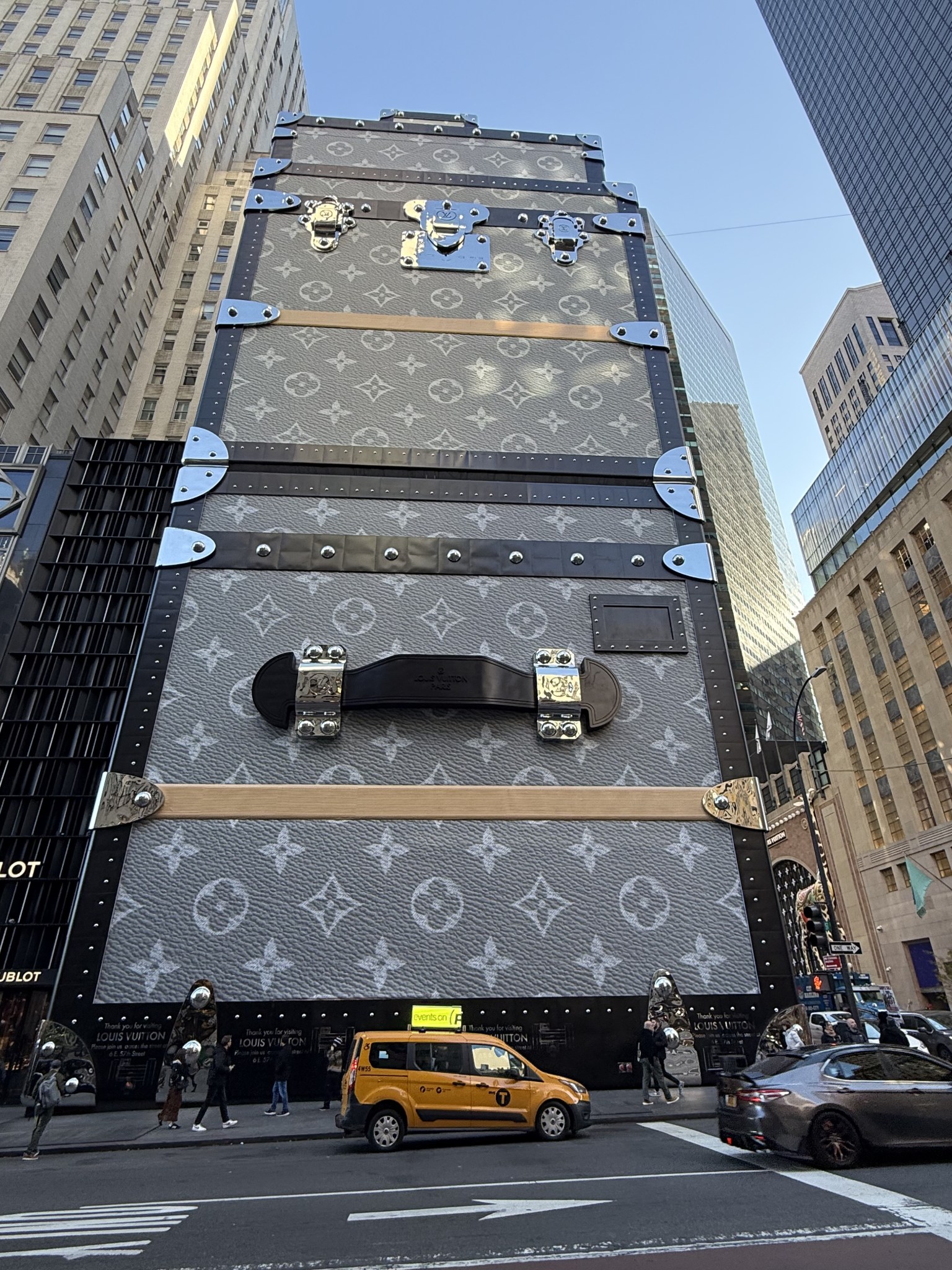 Have You Seen New York’s 16 Story Suitcases? Here’s The Wild Louis ...