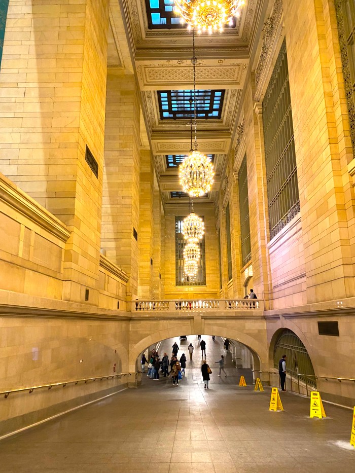 The Iconic Lights Of New York’s Grand Central Station! Here’s A Video ...