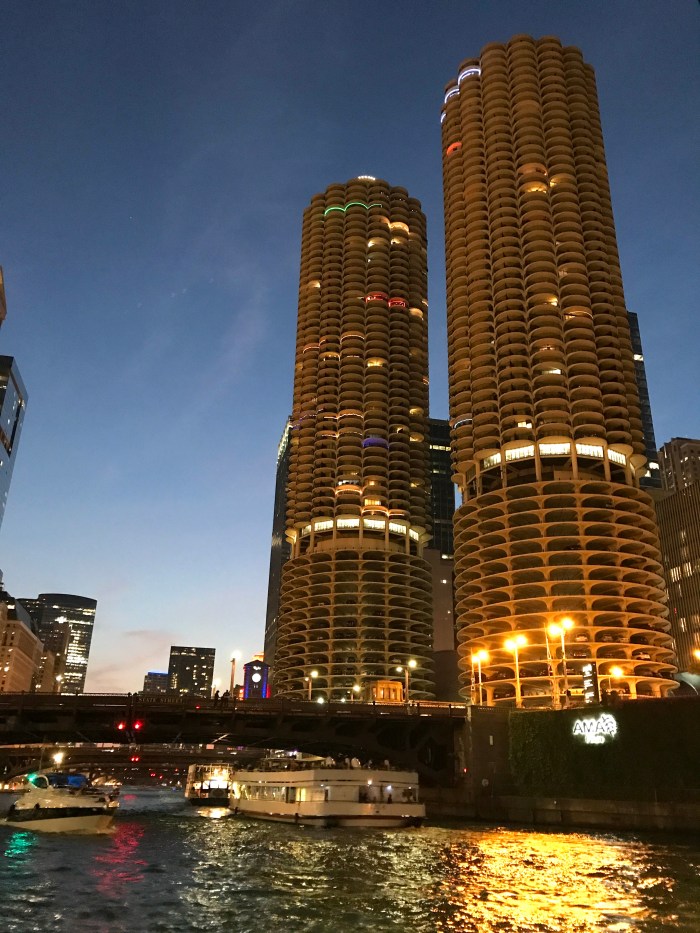 Would You Live In A Corn Cob? Check Out Chicago’s Unique “Marina City ...