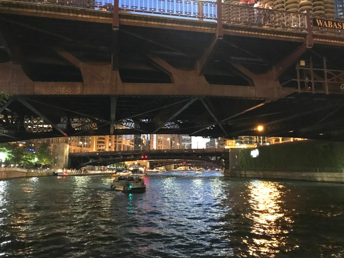 Would You Live In A Corn Cob? Check Out Chicago’s Unique “Marina City ...