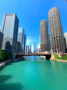 Would You Live In A Corn Cob? Check Out Chicago’s Unique “Marina City ...